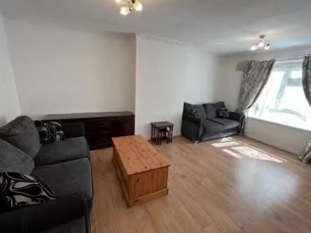 New 2 BA 5 bedroom terraced house for rent in Cross Place Card.