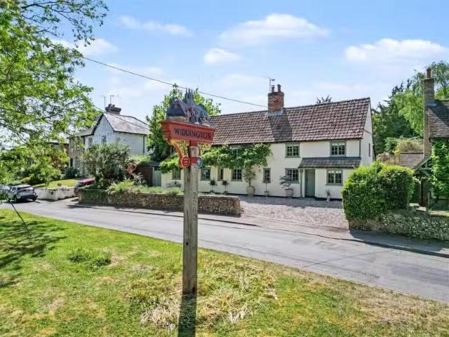 Unique 2 BA 5 bedroom detached house for rent in The Green, Wi.