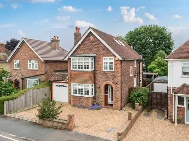 New 2 BA 5 bedroom detached house for rent in Victoria Road, K.