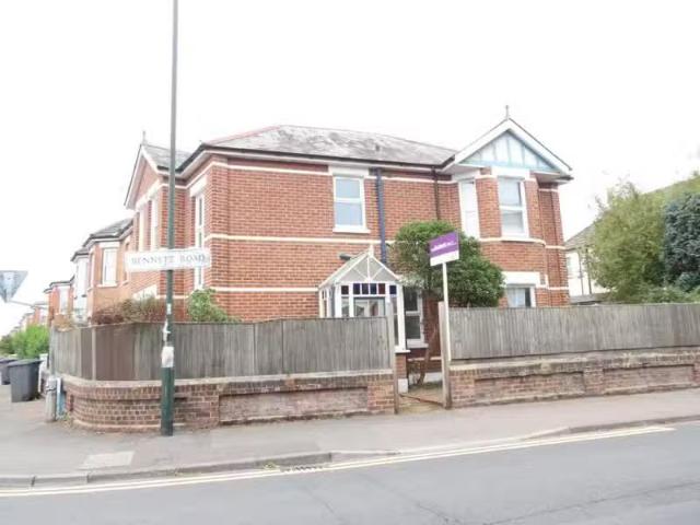 Rental! 2 BA 5 bedroom house for rent in 5 bedroom Detached Ho.