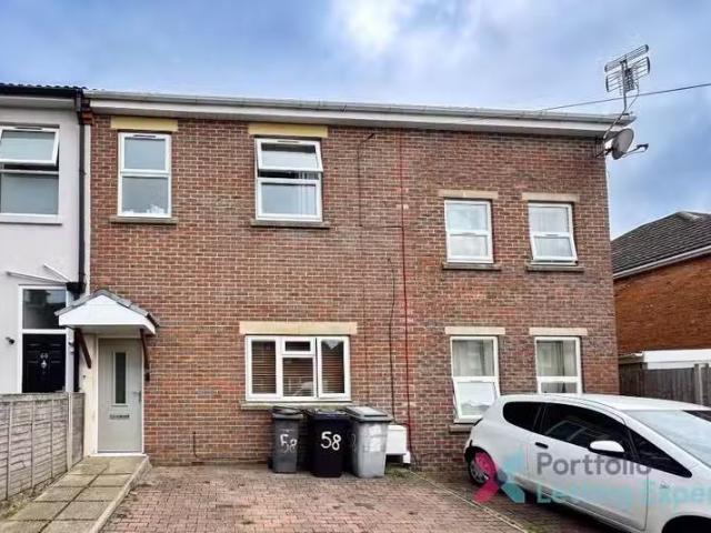 For Rent! 2 BA 5 bedroom house share for rent in Business and.