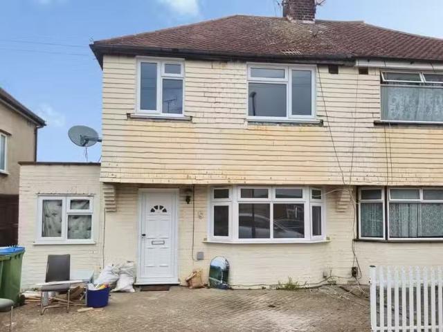 Nice 2 BA 5 bedroom Semi Detached House to rent, Birkdale Road.