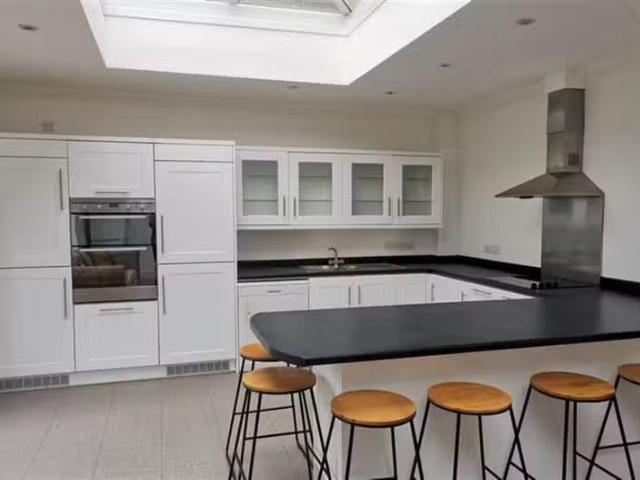 Cheap 2 BA 7 bedroom house for rent in 7 bedroom Detached Hous.