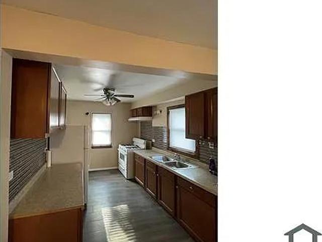 Charming 2 Bed, 1 Bath Home