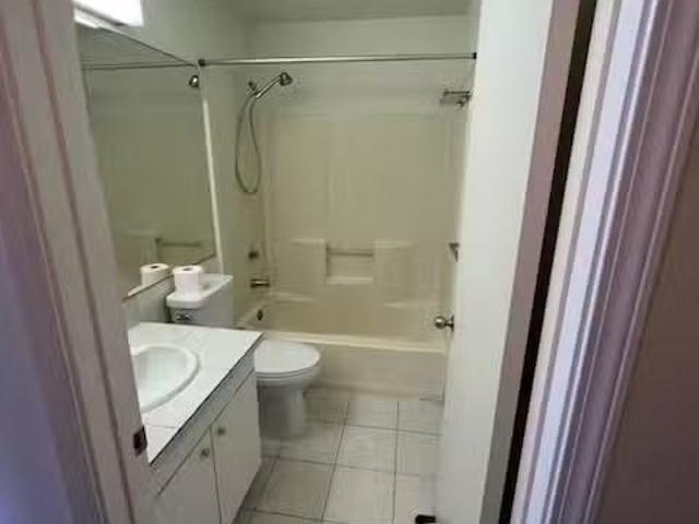 Charming 2 Bed 1 Bath Unit in Kailua Kona 77 6573 Sea View Ci.