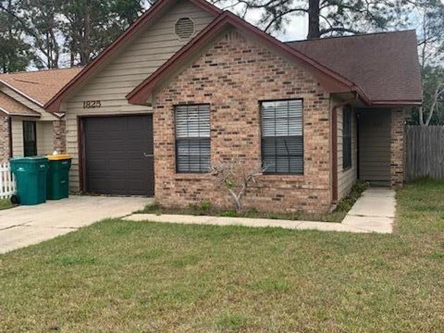 Charming 2 Bed, 2 Bath Retreat at 1825 Hunters Path in Fort Walton Beach!