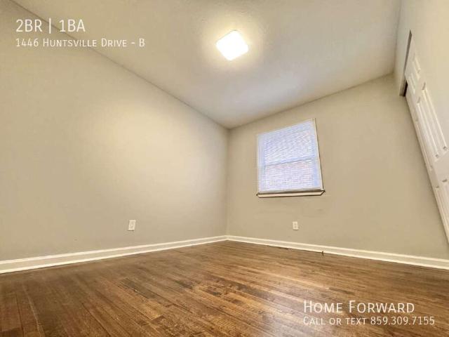 2 Bed Duplex on Huntsville Drive: Cozy 800 Sq Ft in Lexington!