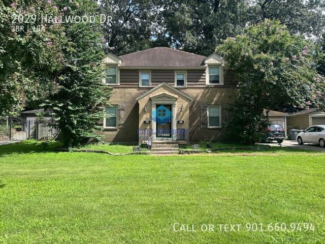 Charming 2 bedroom, 1 bath home in the Vollintine Evergreen historic district of Memphis