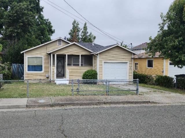 Charming 2 Bedroom 1 Bath Home in Vallejo Ready to Lease!