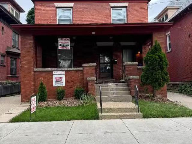 CHARMING 2 BEDROOM APARTMENT ONE BLOCK FROM GANNON PALMBO CENT.