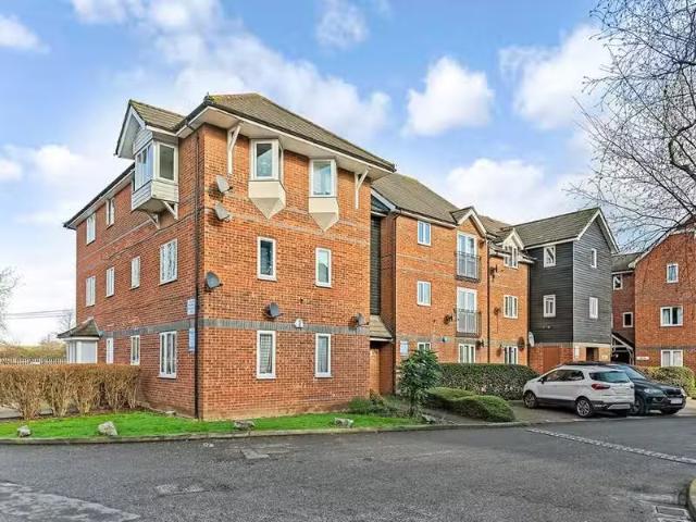 Just in! 2 bedroom apartment for rent in Mandeville Court, Lon.