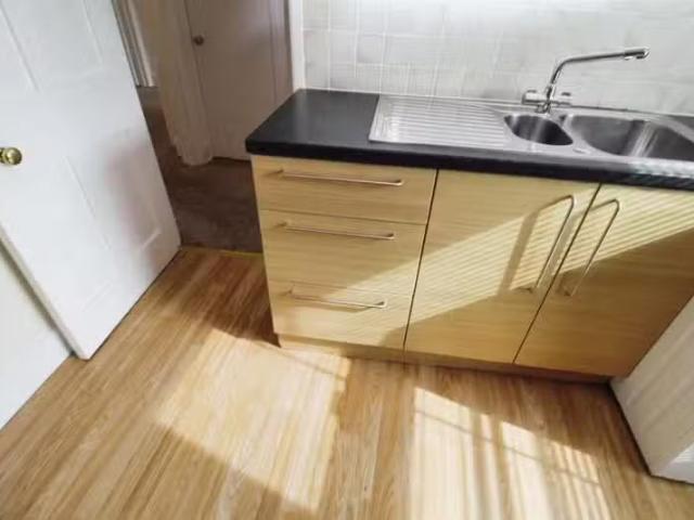For Rent! 2 bedroom apartment for rent in East Street, Wimborn.