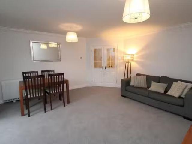 Charming 2 bedroom apartment for rent in Sargent House, Sympho.