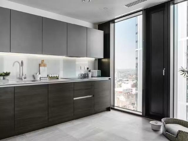 Nice 2 bedroom apartment for rent in The Mercian, Broad Street.