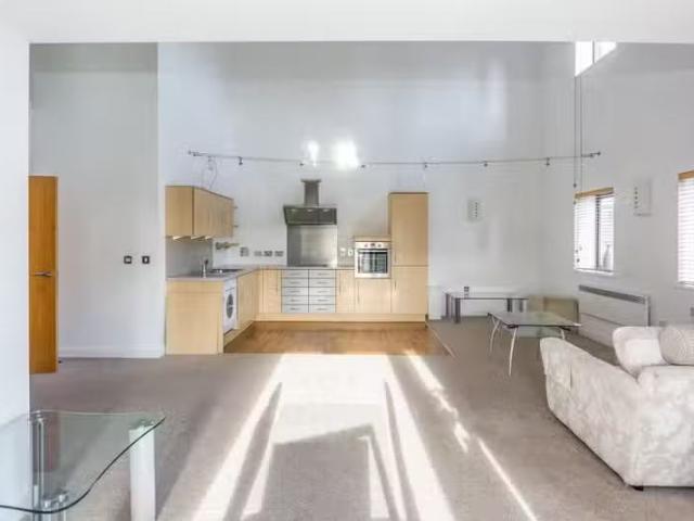Deal! 2 bedroom apartment for rent in Watermarque, B16