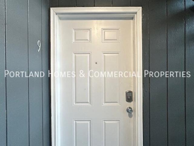 Charming 2 Bedroom Apartment in Portland's Heart Bottom floor, 1 bathroom