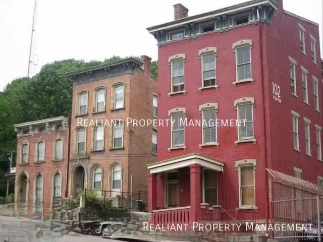Charming 2 Bedroom Apartment with Unique Features and Classic.