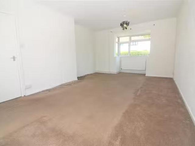 For Rent! 2 bedroom end of terrace house for rent in Harewood.