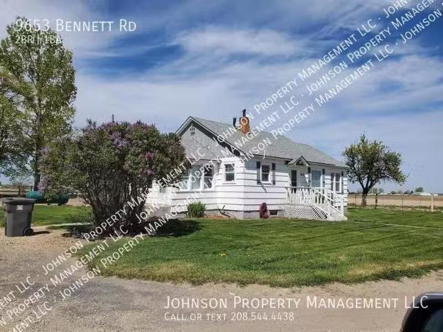 Charming 2 Bedroom Farmhouse with Pasture in South Nampa near.