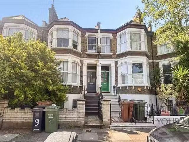 Charming 2 bedroom Flat to rent, Musgrove Road, London, SE14.