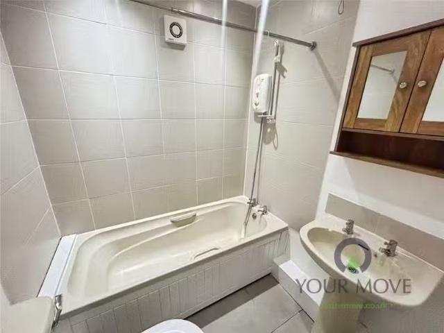 Deal! 2 bedroom Flat to rent, Snape Hill Road, Darfield, S73.