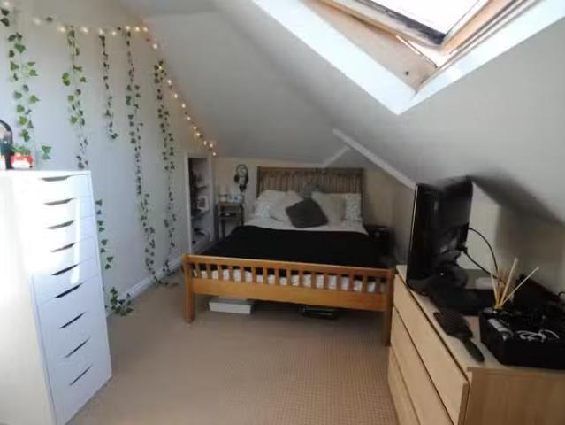 Charming 2 bedroom flat for rent in 2 Bed Flat in Central Ru.