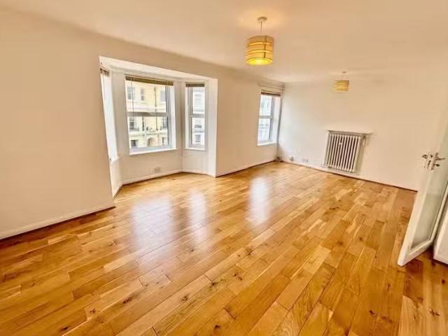 Nice 2 bedroom flat for rent in Trinity Place, Eastbourne, BN2.