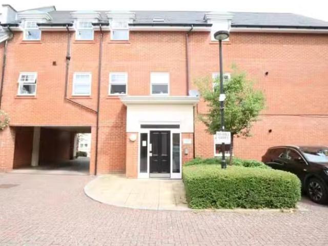 Cheap 2 bedroom flat for rent in Erickson Gardens, Bromley, BR2