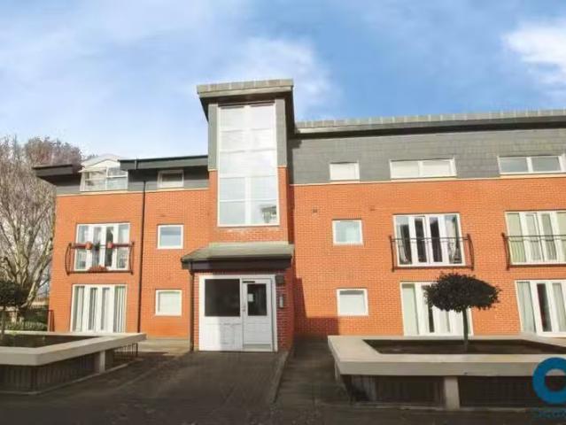 For Rent! 2 bedroom flat for rent in High Point House Kingswo.