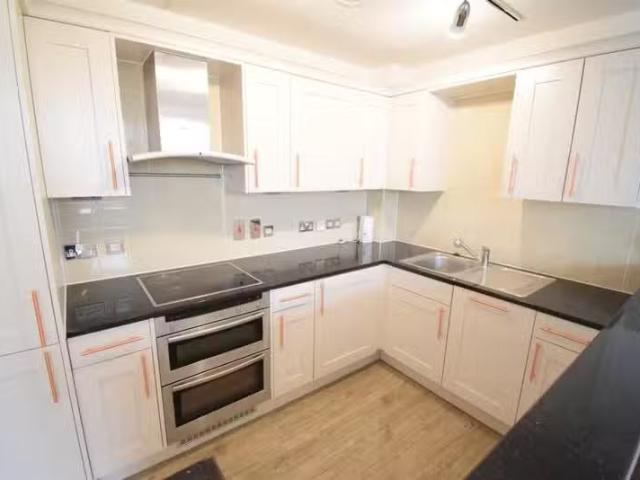 For Rent! 2 bedroom house for rent in Edward England Wharf, Ll.