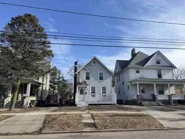 Charming 2 Bedroom Home in Rockford – Updated & Move In Ready!.