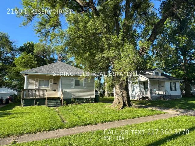 Charming 2 Bedroom Oasis in Springfield with Spacious Comfort!