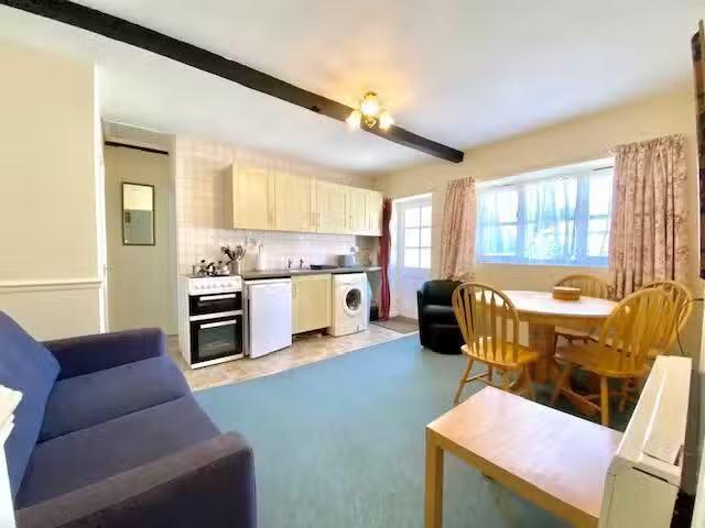 Charming 2 bedroom lodge for rent in Old Road, Pensford, BS39