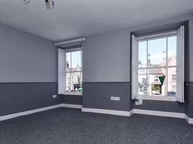 Charming 2 bedroom maisonette for rent in Broad Street, Chippi.