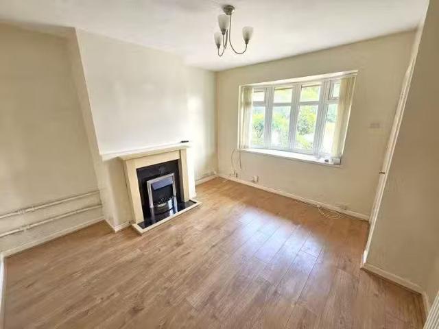 Deal! 2 bedroom semi detached house for rent in Wyntor Lane, W.