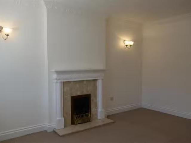 Nice 2 bedroom semi detached house for rent in Kitebrook Close.