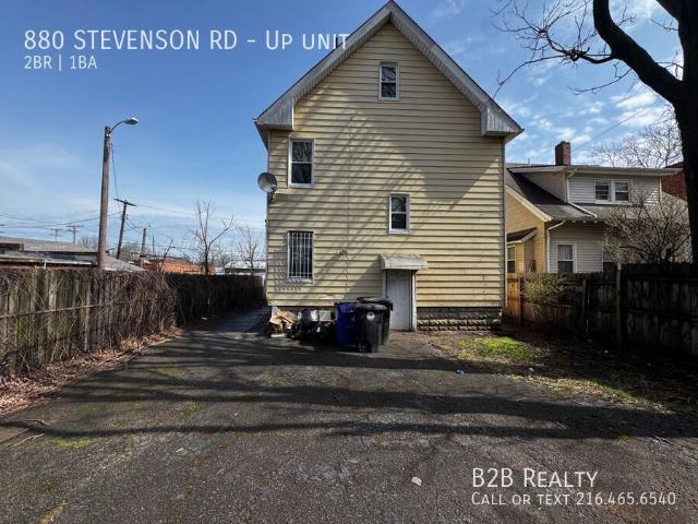Charming 2 Bedroom Property in Prime Location