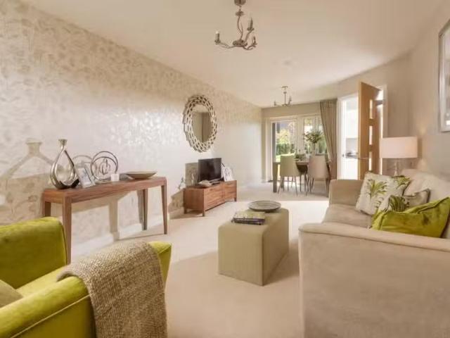 Rental! 2 bedroom retirement property for rent in Llys Isan, I.