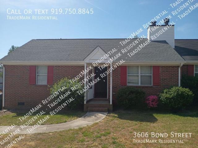 Charming 2 Bedroom Townhouse in the Tower Villas Subdvision!