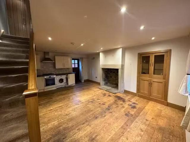 Cozy 2 bedroom terraced house for rent in Chapel Road, Steeton.