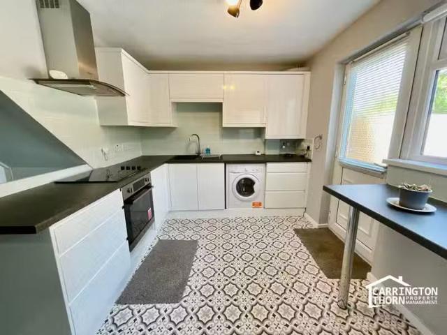 Just in! 2 bedroom terraced house for rent in Alexandra Road.