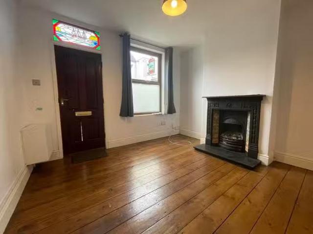 Just in! 2 bedroom terraced house for rent in Sturton Street.