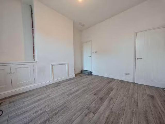 Charming 2 bedroom terraced house for rent in Wilson Street, C.