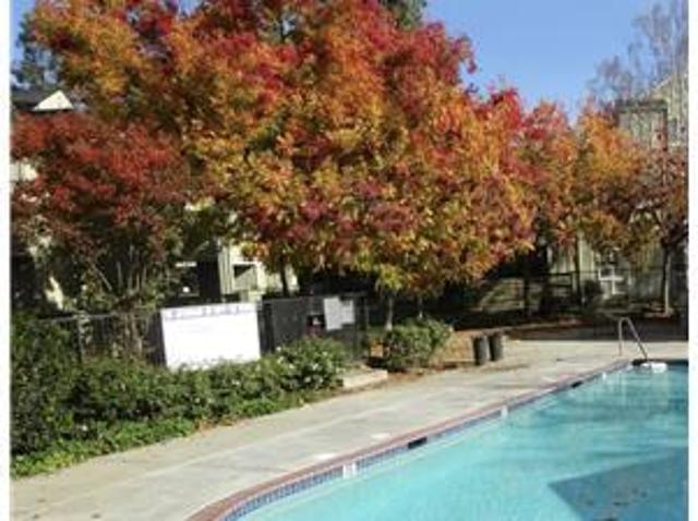 Charming 2 bedrooms and 2 full bathrooms
