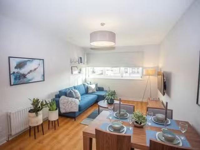 Deal! 2 BR Bellgrove Street