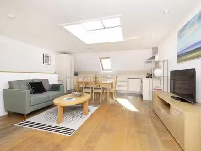Deal! 2 BR Canning Street