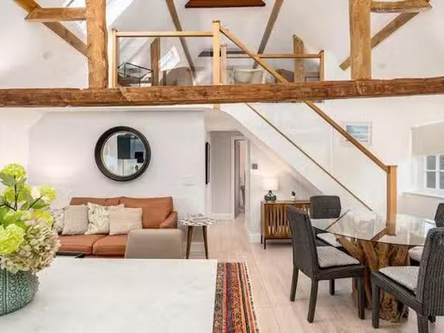 Deal! 2 BR High Street