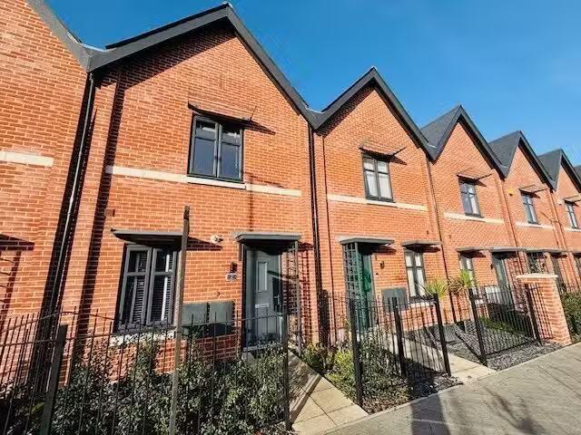 Nice 2 BR Kolo Walk, COLCHESTER