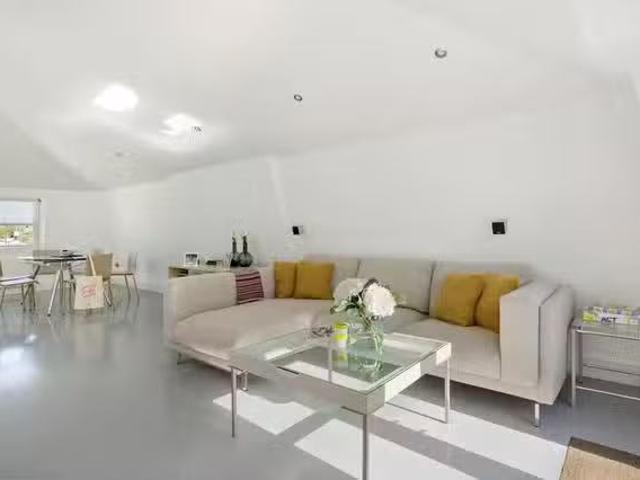 For Rent! 2 BR Longridge Road