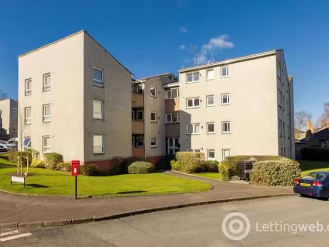 Just in! 2 BR Property to rent in 45, West Court, Edinburgh, E.